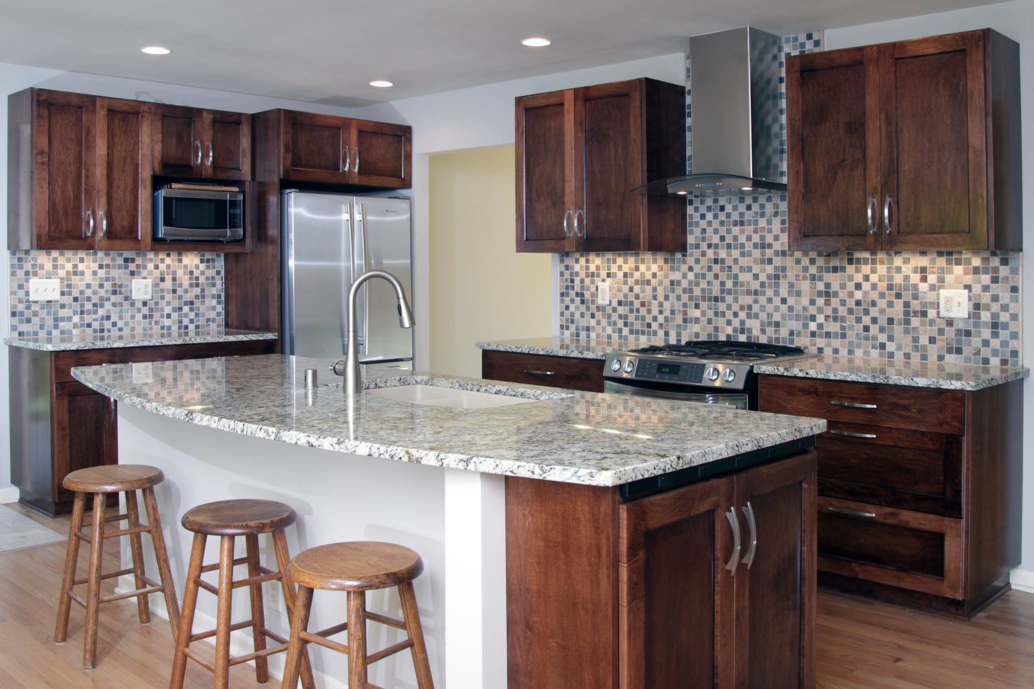 The Cabinet Maker - Custom cabinets for your home and business